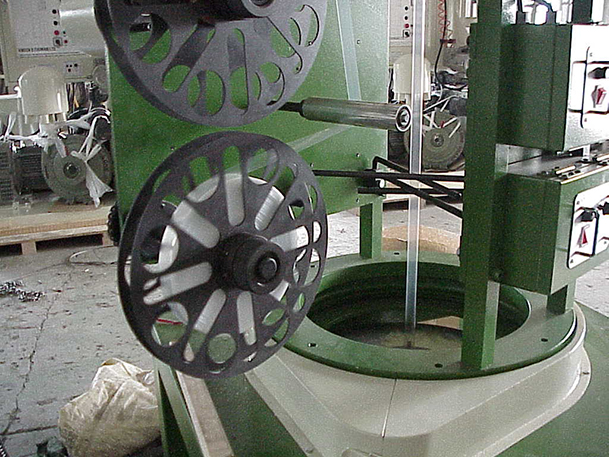 KweenB - OMC & OM Series - Compact Oscillating Type Film Blown Line